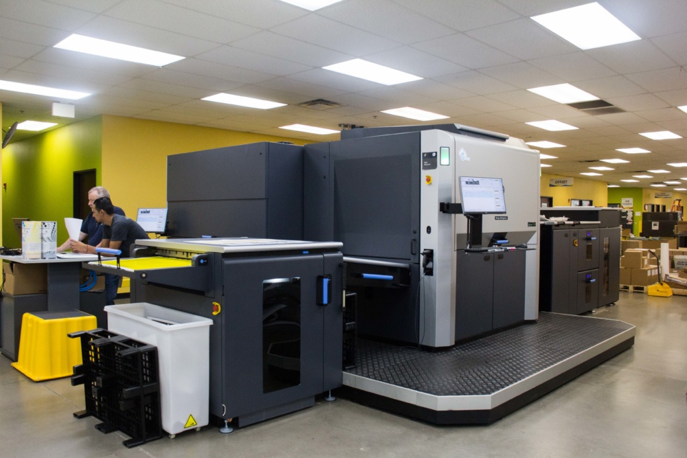Prisma installs the largest digital press in Arizona. - Prisma