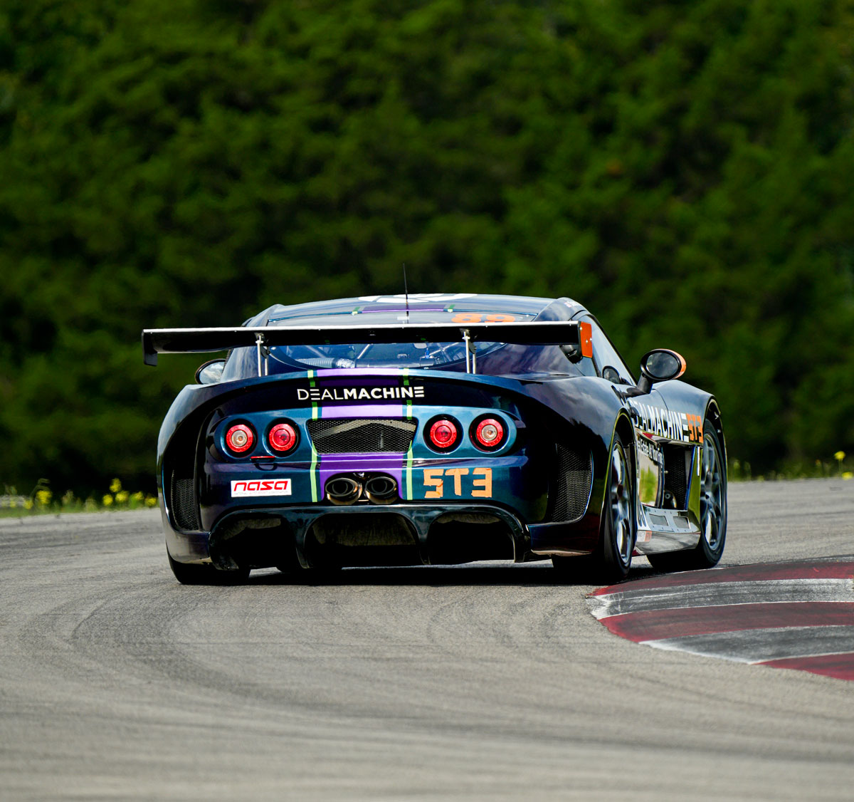 Installing vehicle wraps with speed and precision- Prisma